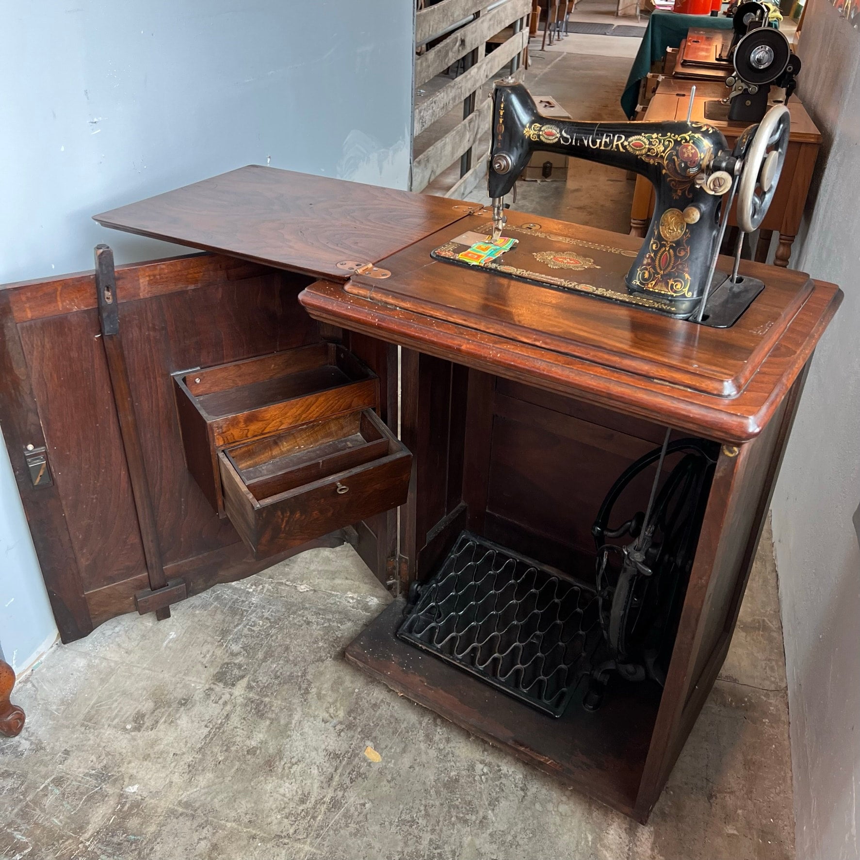 Singer Sewing Machine Table