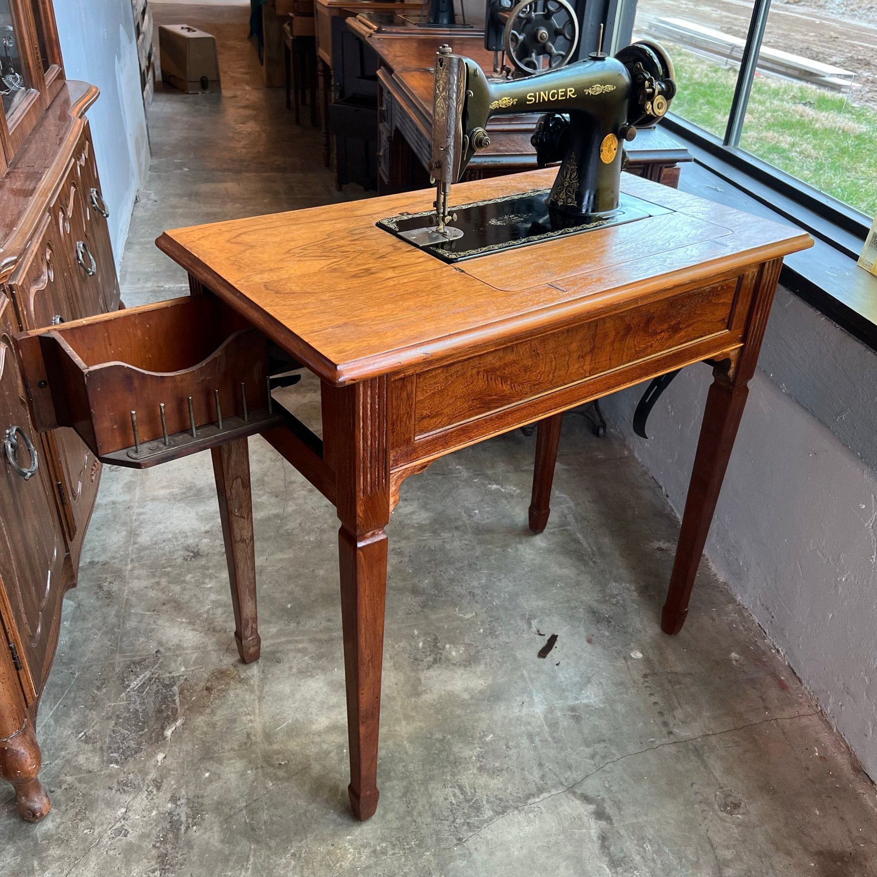 Antique Singer Sewing Machine | Madison Street Salvage