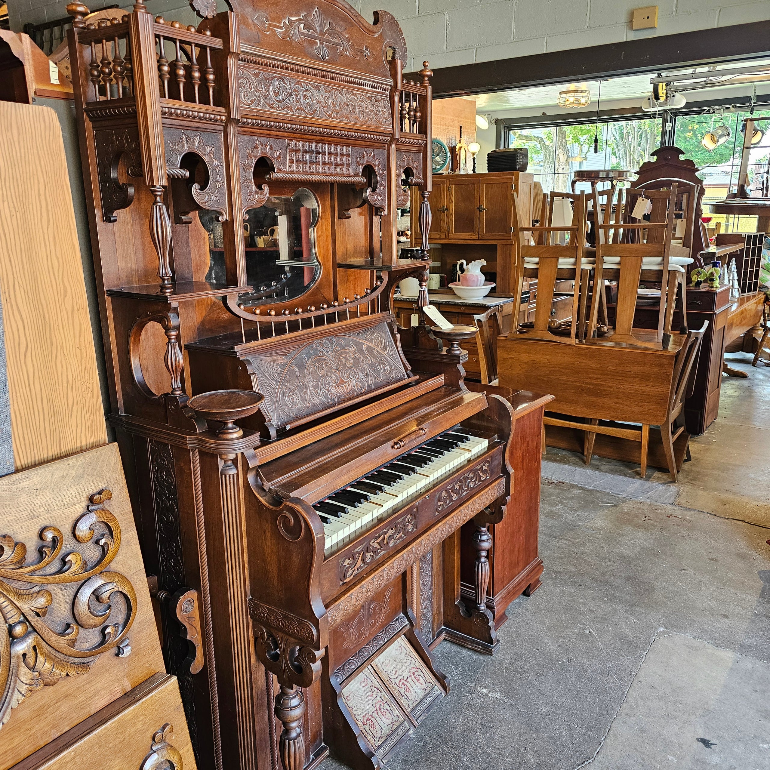 Antique hand carved Victorian walnut parlor pump organ | Madison Street ...